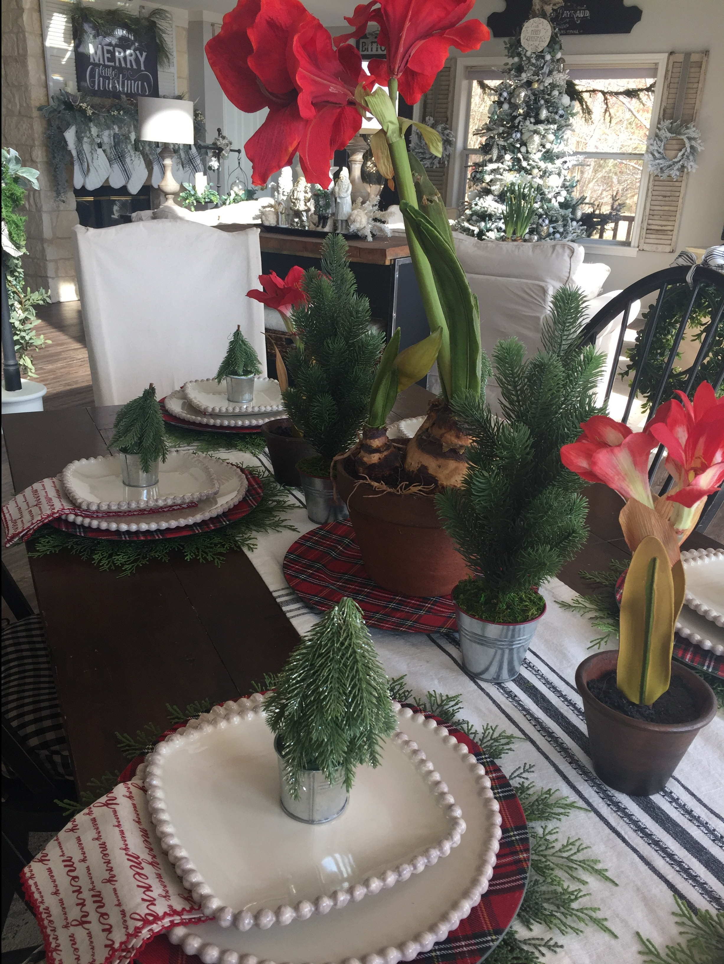 Festive Christmas Table Setting Ideas * Hip & Humble Style