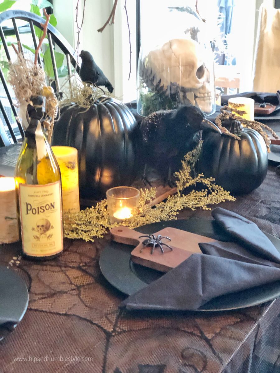 Haunted Table Setting | Halloween Table Setting Inspiration